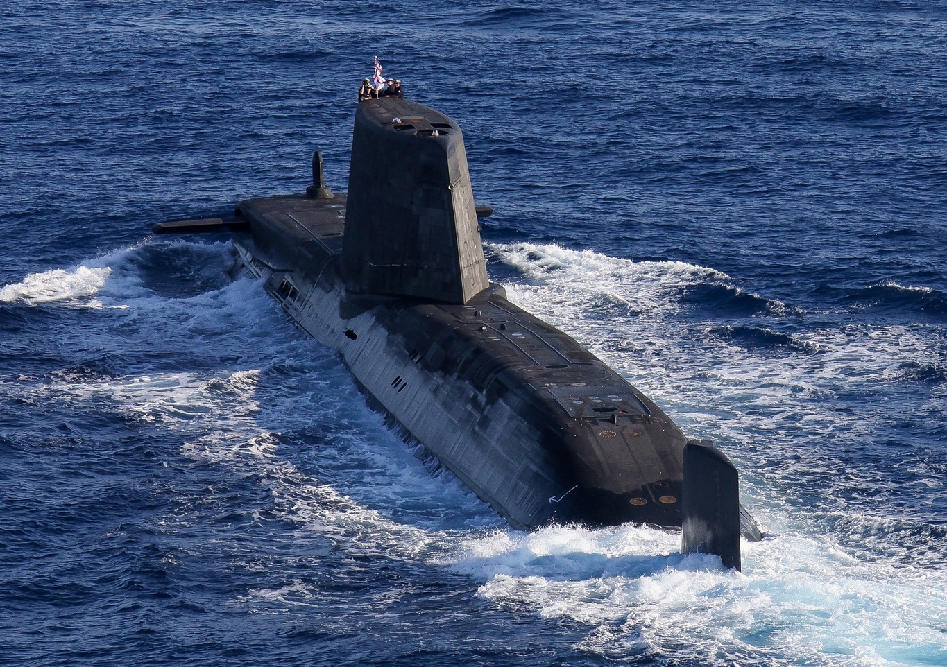 „Тајмс“: Британската морнарица ќе користи технологија со ВИ за следење ...